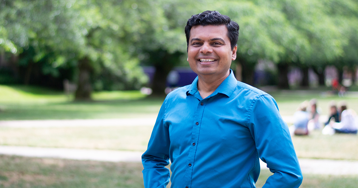 iSchool’s Chirag Shah authors 'A Hands-on Introduction to Data Science' | Information School ...